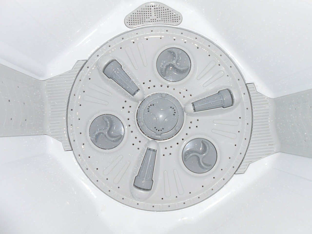 How to Wash a Comforter in a Top Load Washer - The QuickZip Sheet Company